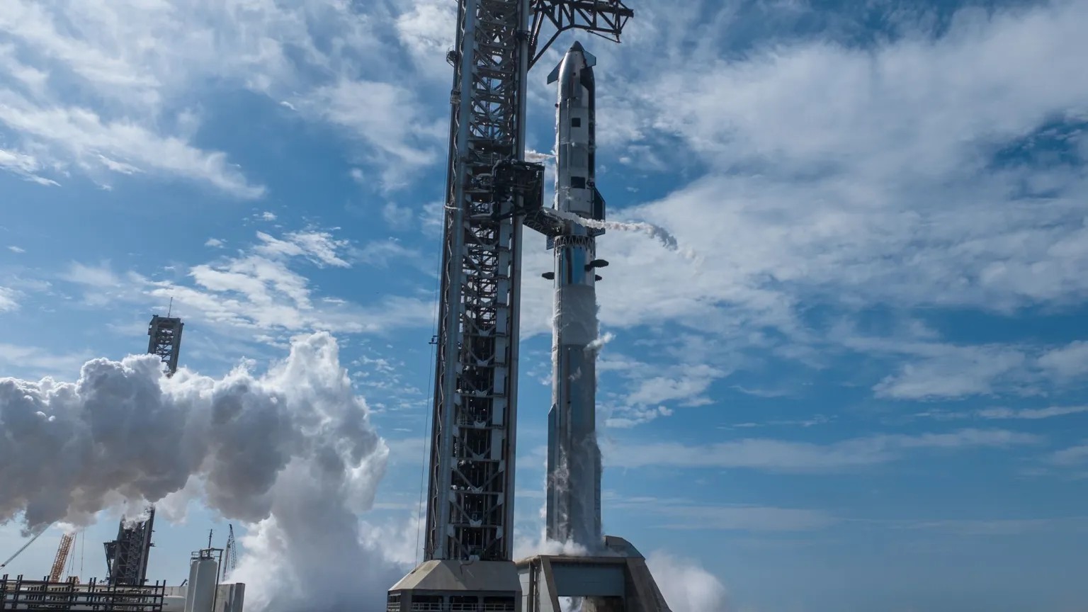FAA Grounds SpaceX Starship After V3 Debut